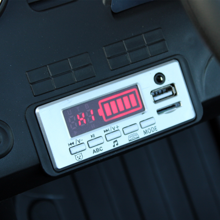 Police Land Rover Defender 90 | Outside Play